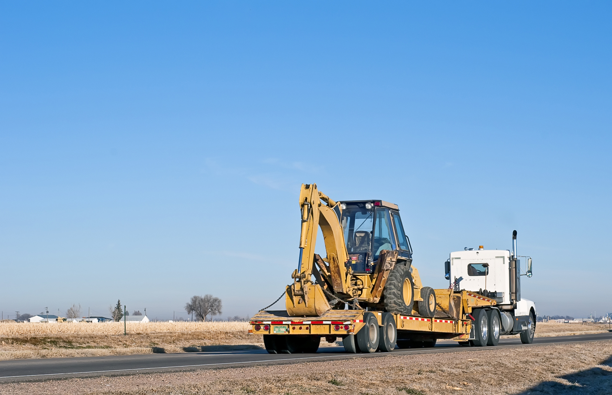 11 Ways to Use a Track Hoe in the Construction Industry